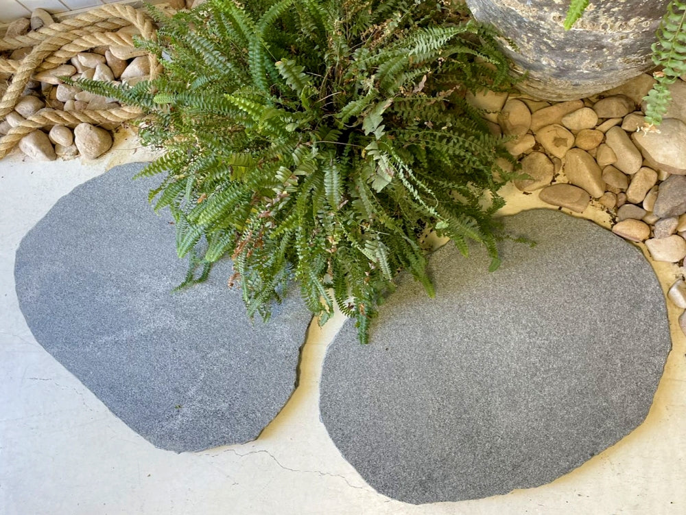 Diamond Head Granite Stepper – MILLER STONE & CO